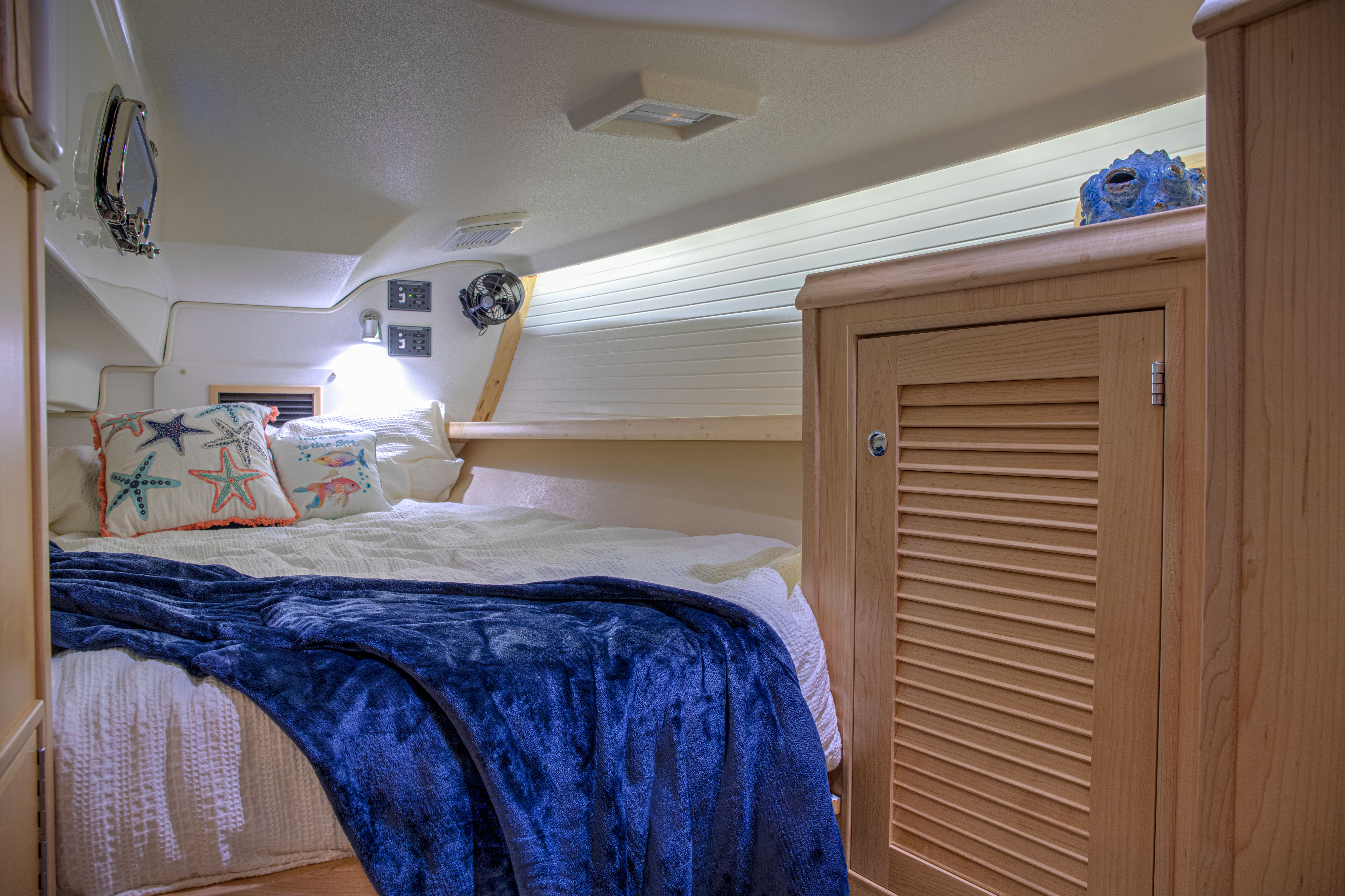 Island Packet 439 interior St. Augustine Florida | Island Packet Yachts